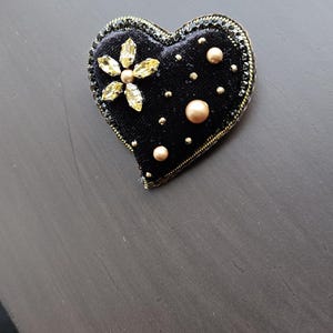 3D Heart Brooch, Handmade Black Heart Brooch, Design 3D Heart Pin ...