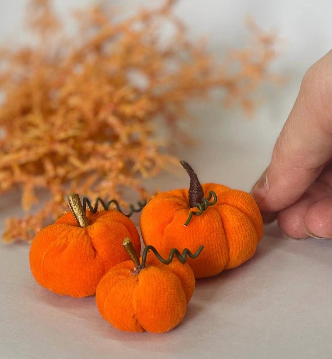 Miniature Pumpkins Set of 3, 1:12 Scale Furniture, Halloween Dollhouse ...