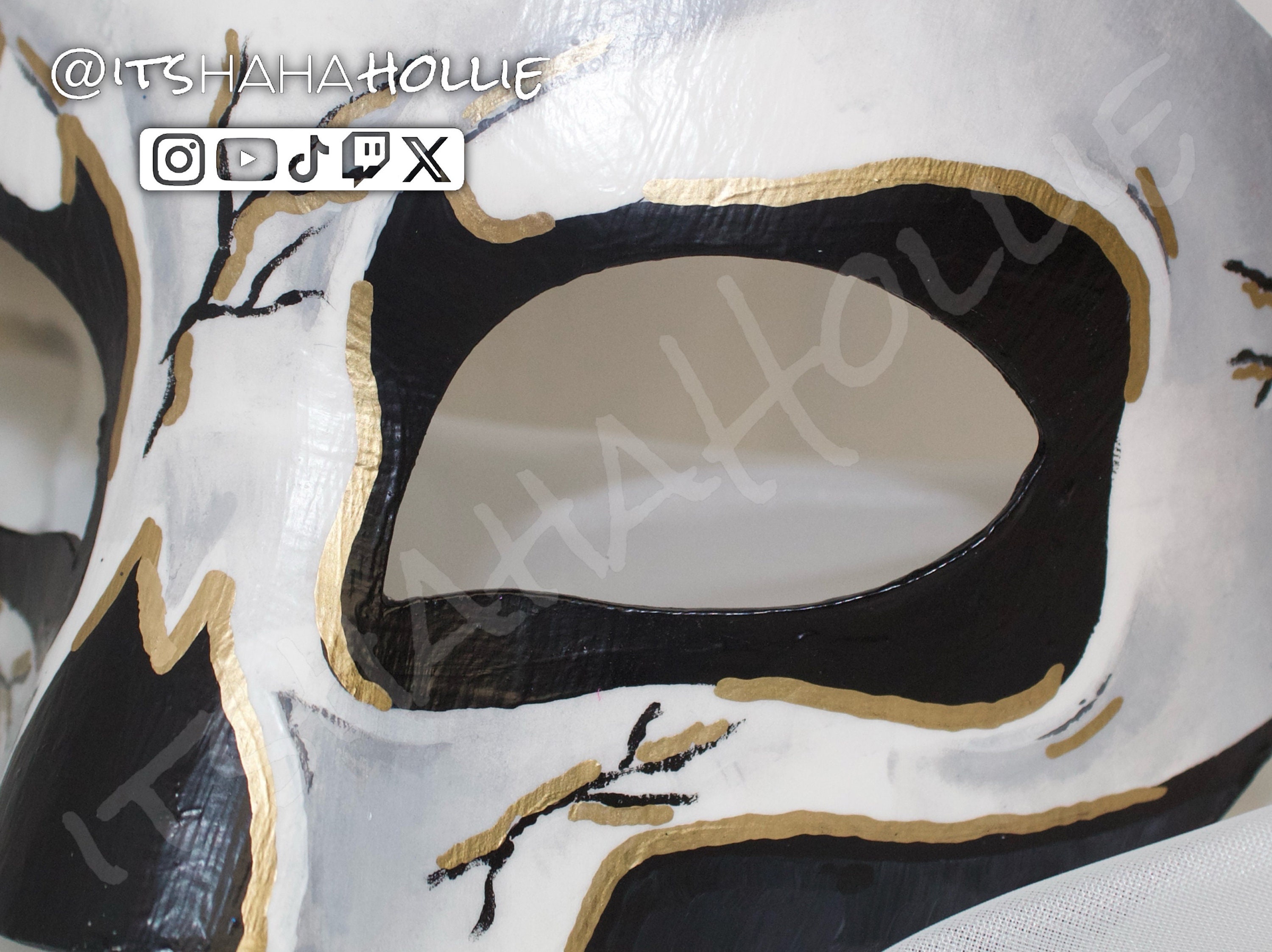 Painted Skull With Cracks Halloween Mardi Gras Half Mask White, Black ...