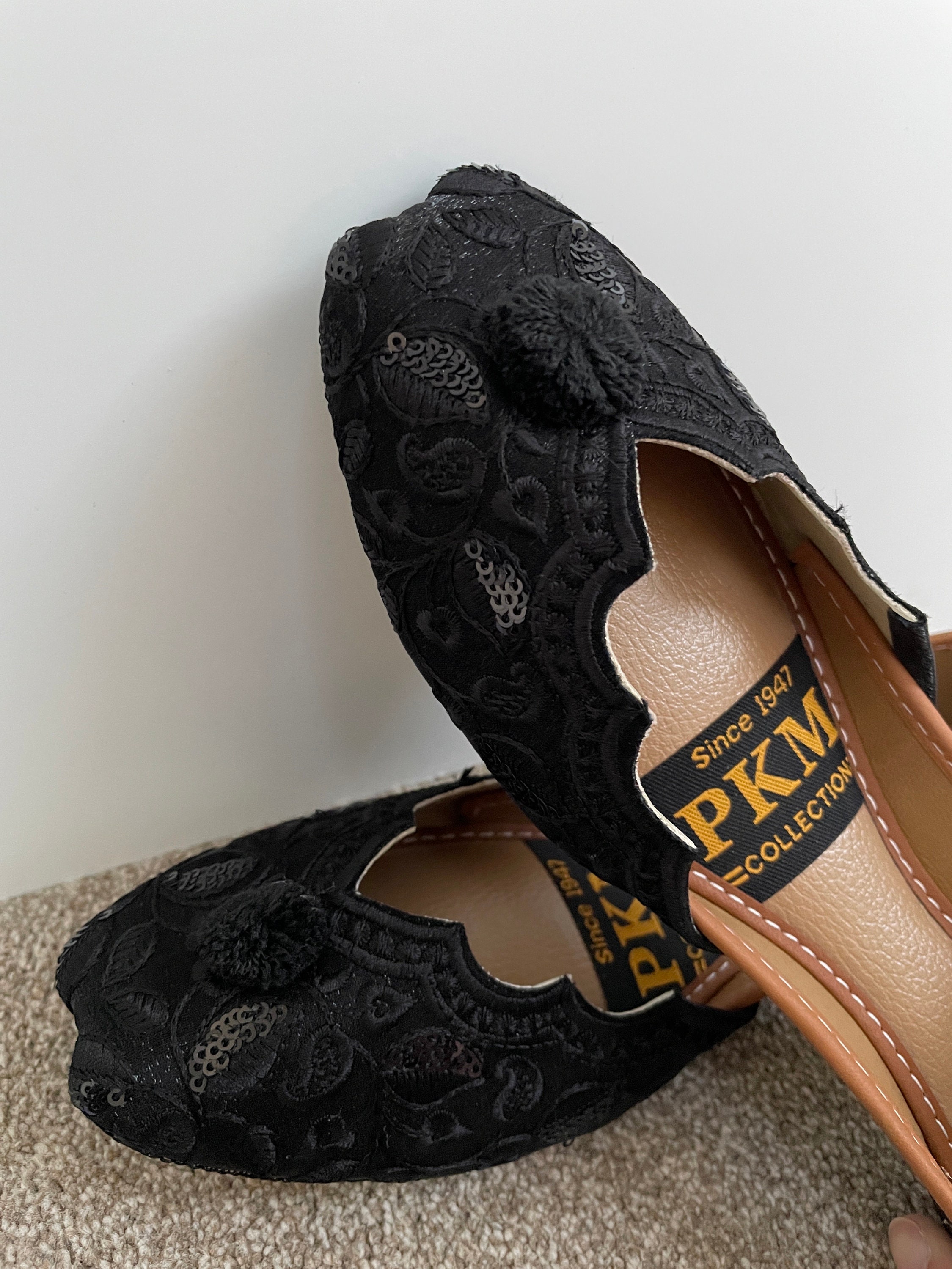 Black Embroidered Traditional Khussa Womens Leather Jutti Pakistani ...