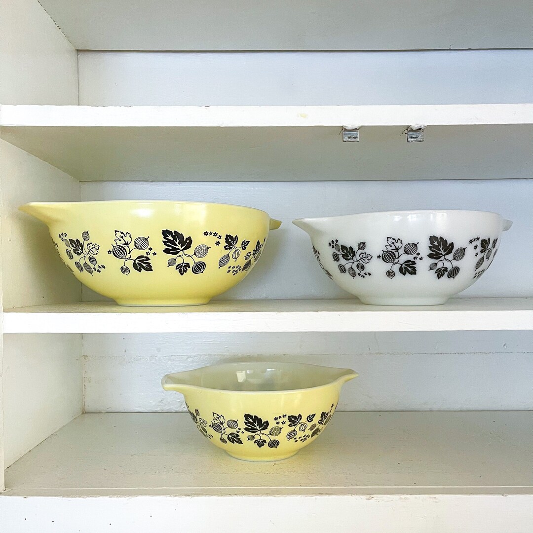 Vintage Yellow, Black, and White Pyrex Gooseberry Pattern Cinderella ...