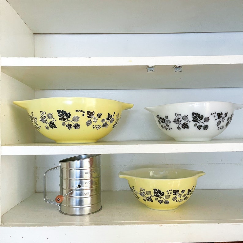 Vintage Yellow Black and White Pyrex Gooseberry Pattern - Etsy
