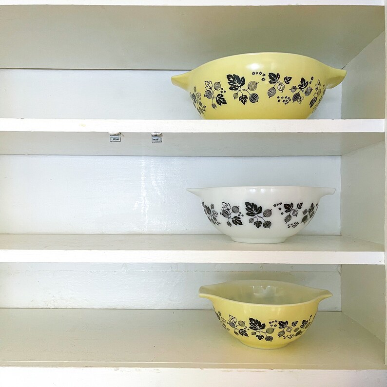 Vintage Yellow Black and White Pyrex Gooseberry Pattern - Etsy