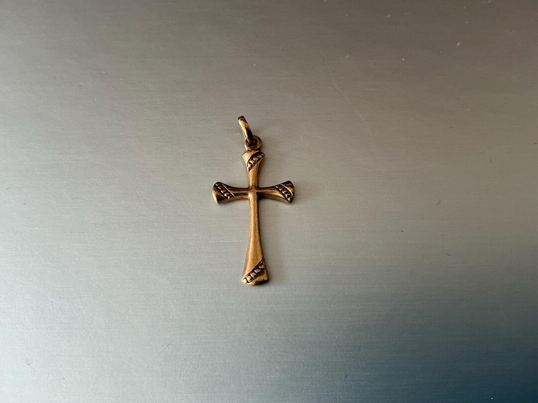 R9 Antique Fix Cross Pendant - Etsy