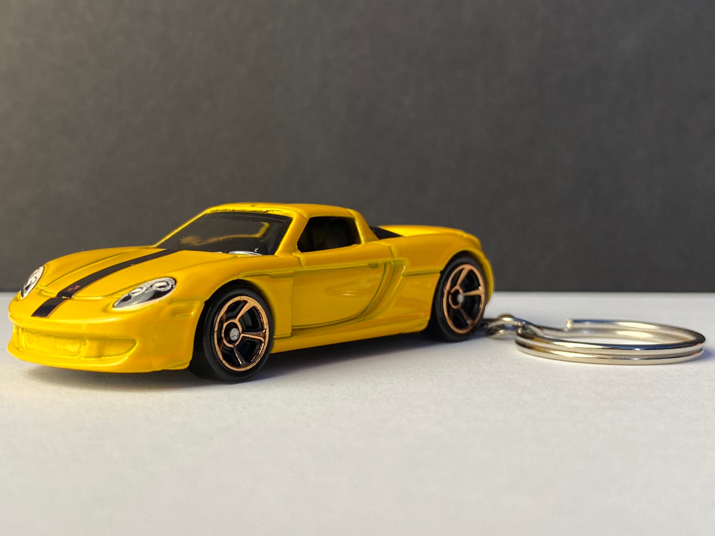 Push & Pull Toys Porsche Carrera Gt 1/64 Die-Cast Hot Wheels Keychain ...