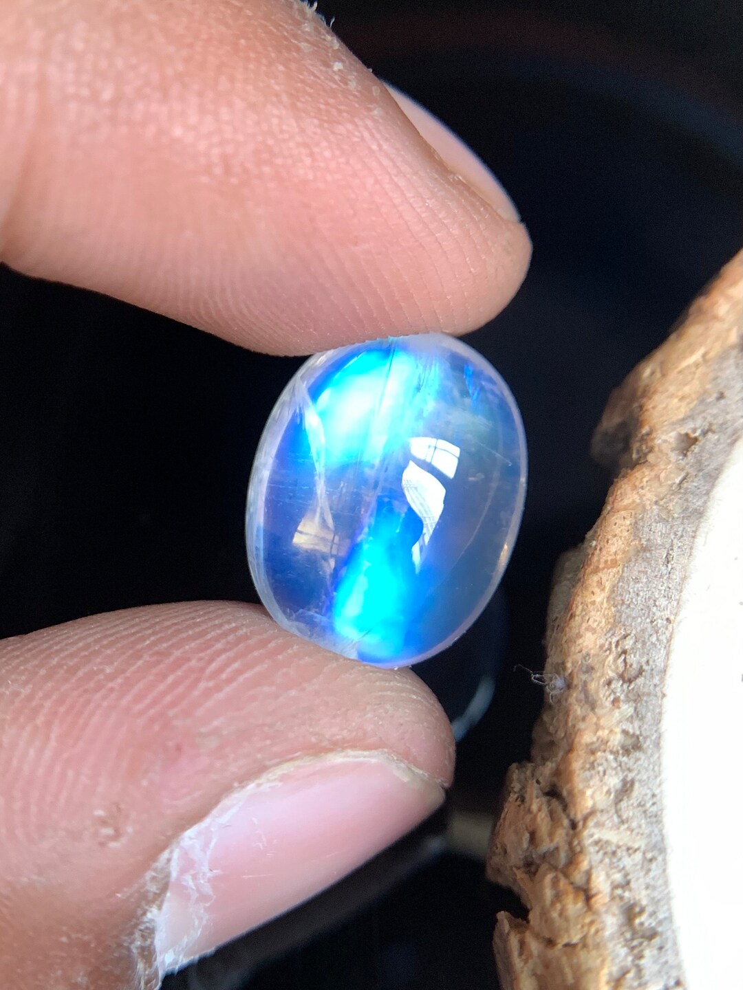 Appealing Blue Fire Natural Moonstone / 11.83 Carat/ Oval Shape ...