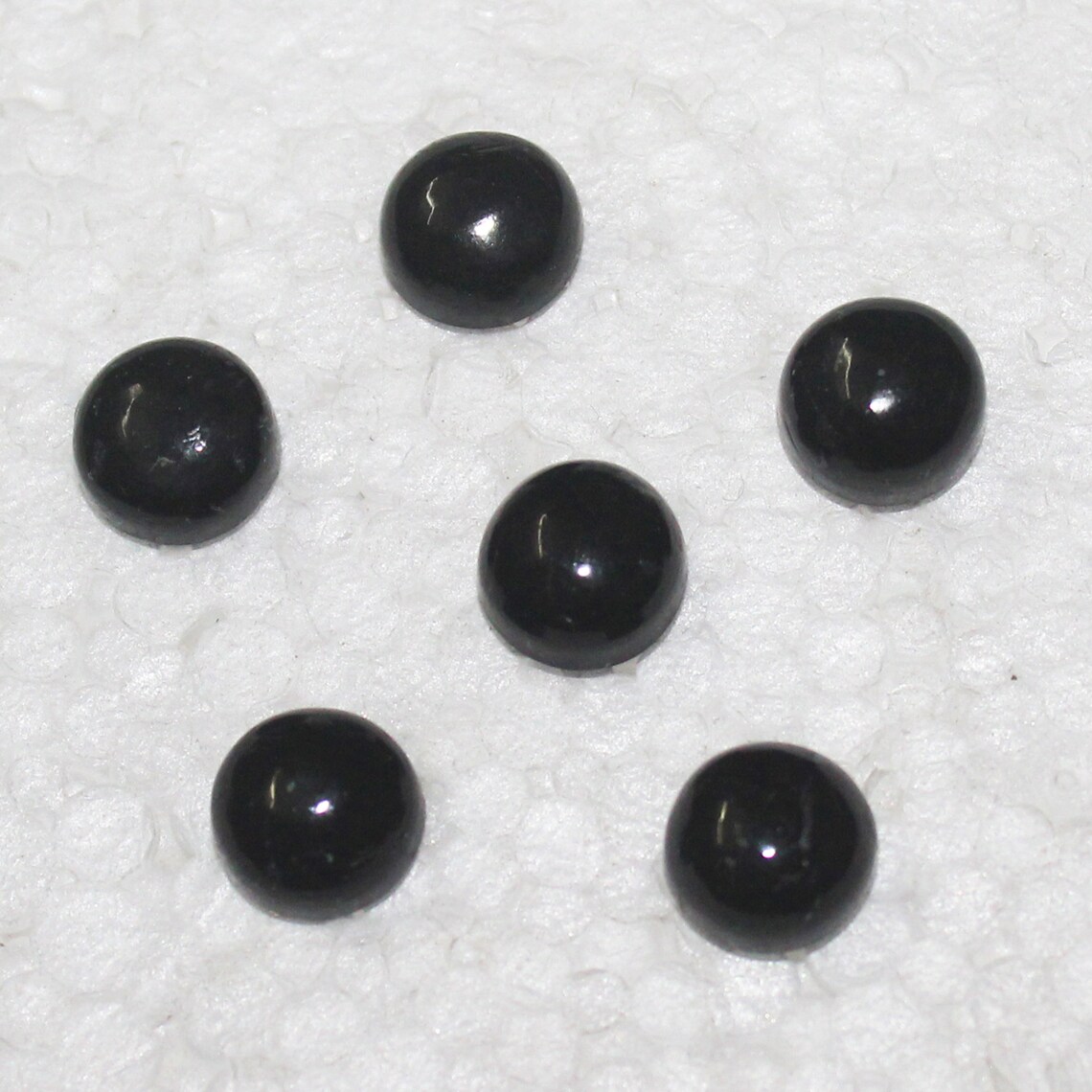 Piedra de turmalina negra Tamaño 9x9 mm Cabujón redondo y peso de 2,50 ...