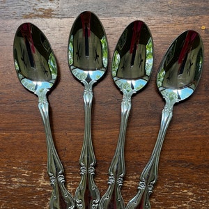Oneida Adalyn Flatware, 18/10 Stainless, 6 Piece Settings for 4 (minus ...