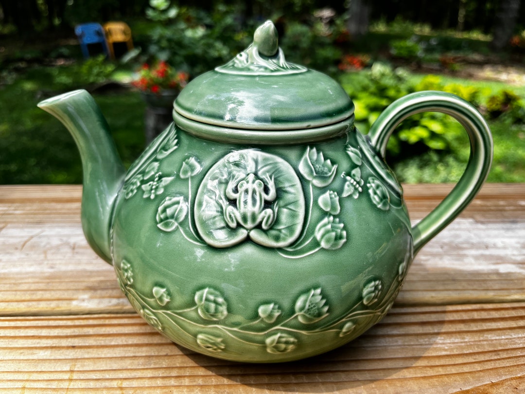 Pristine Vintage Teapot, Frog Teapot, Made in Portugal - Etsy
