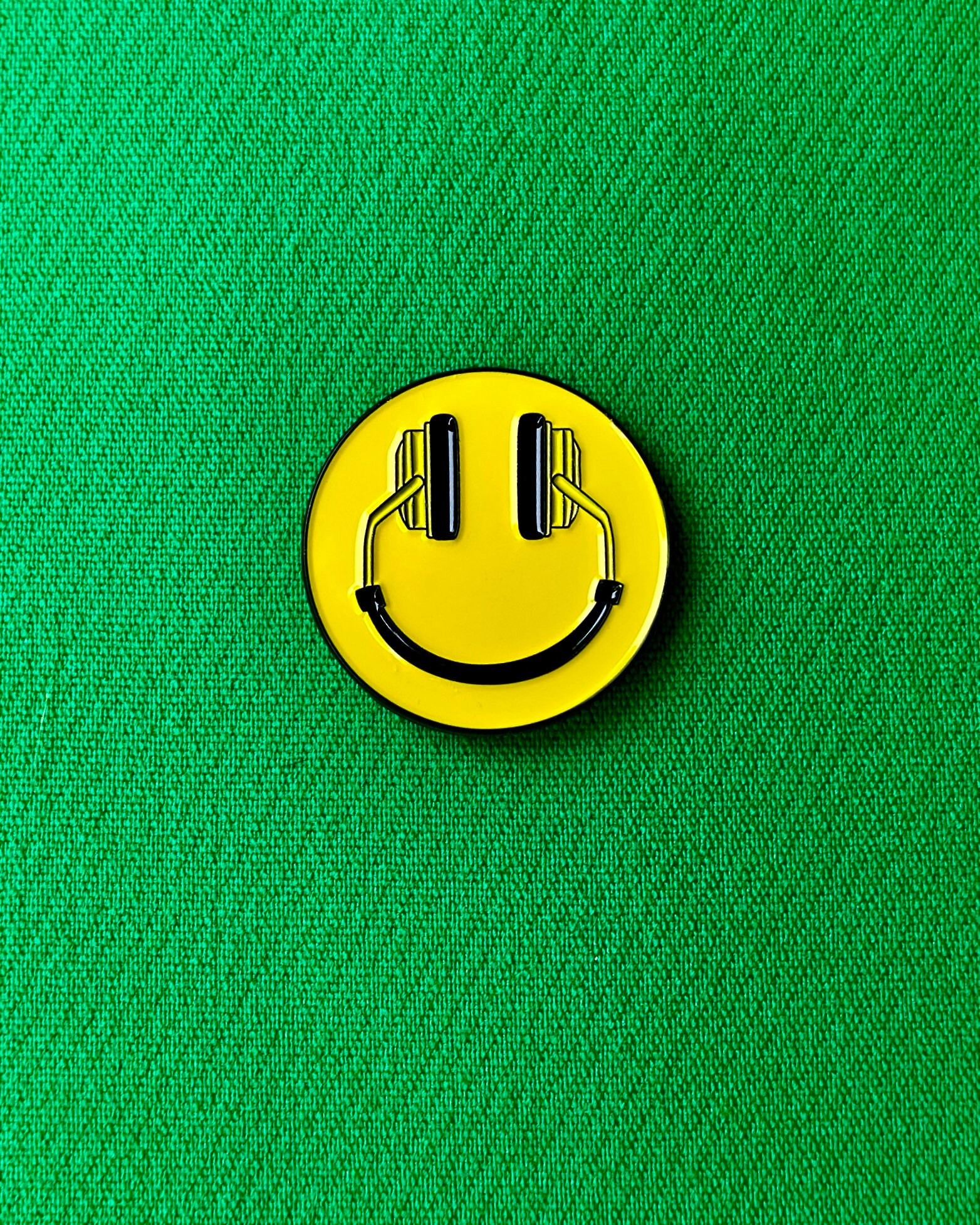Smiley Face Headphones Pun Soft Enamel Pin - Yellow Lapel Badge New Fun ...