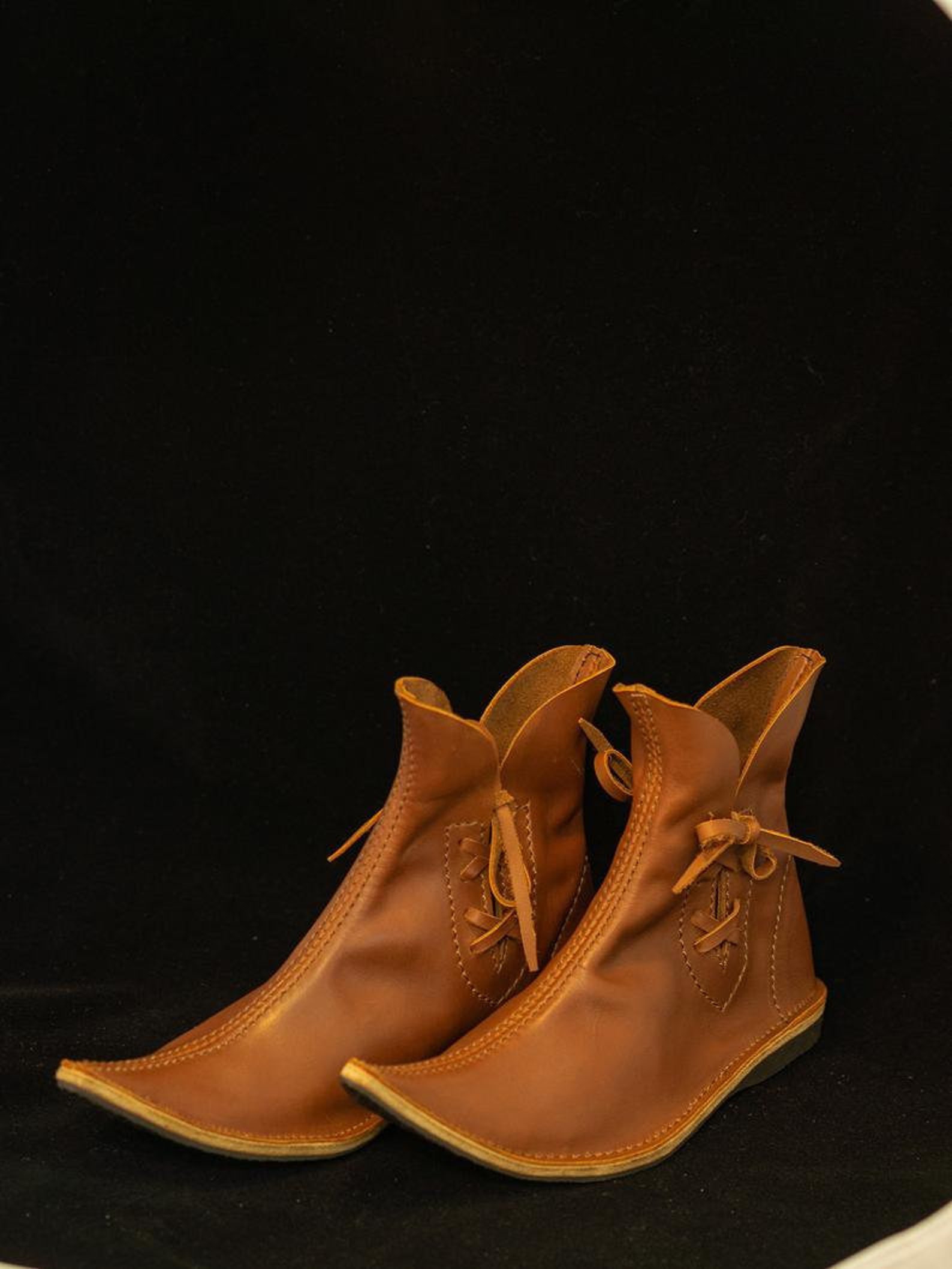 Medierval Shoes/ethnic Shoes of the Medieval Era/medieval Era Shoes ...