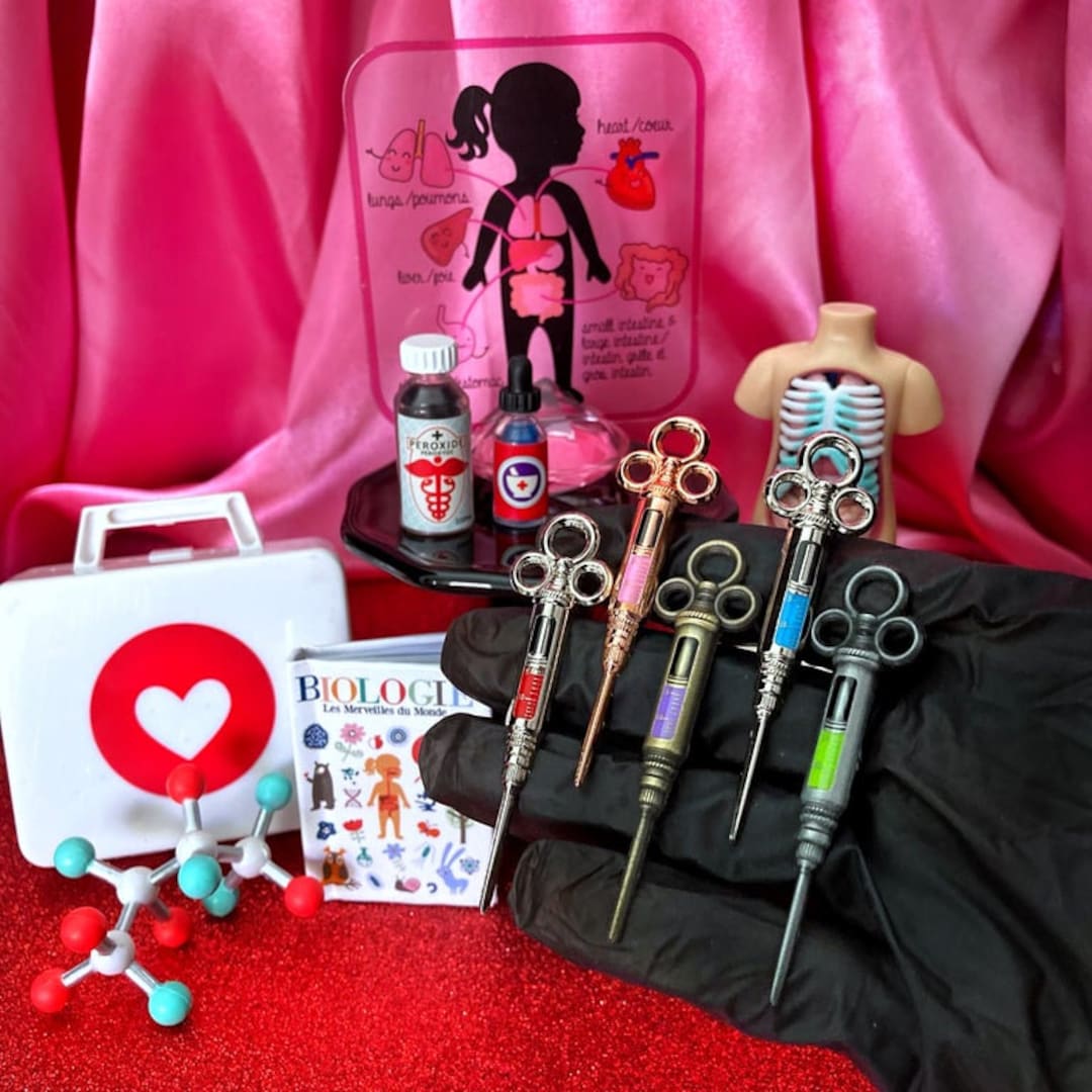 Vintage Syringe Enamel Pin Phlebotomy Blood Donor Vaccine Injection ...