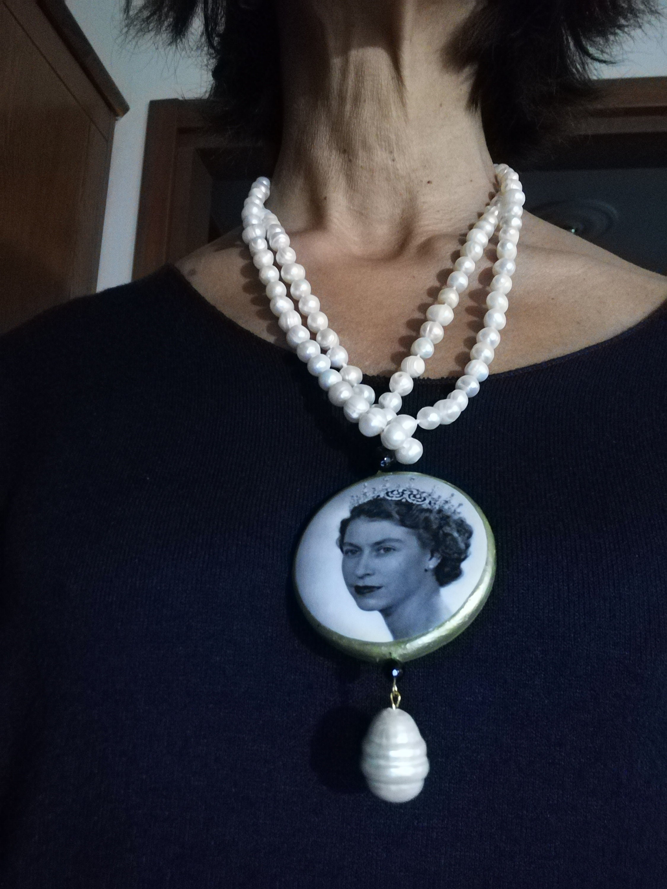 Queen Elizabeth Necklace Double Face With Pearls - Etsy