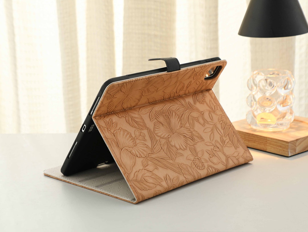 Embossed Light Brown Leather iPad Case With Apple Pencil Holder, for ...