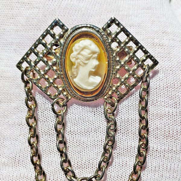 Vintage Cameo Brooch - Etsy