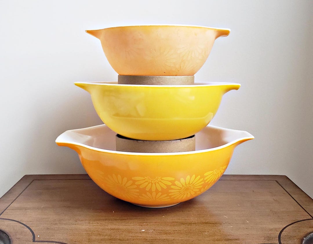Vintage PYREX Cinderella Bowls Set: Daisy Pattern, Mid-century ...