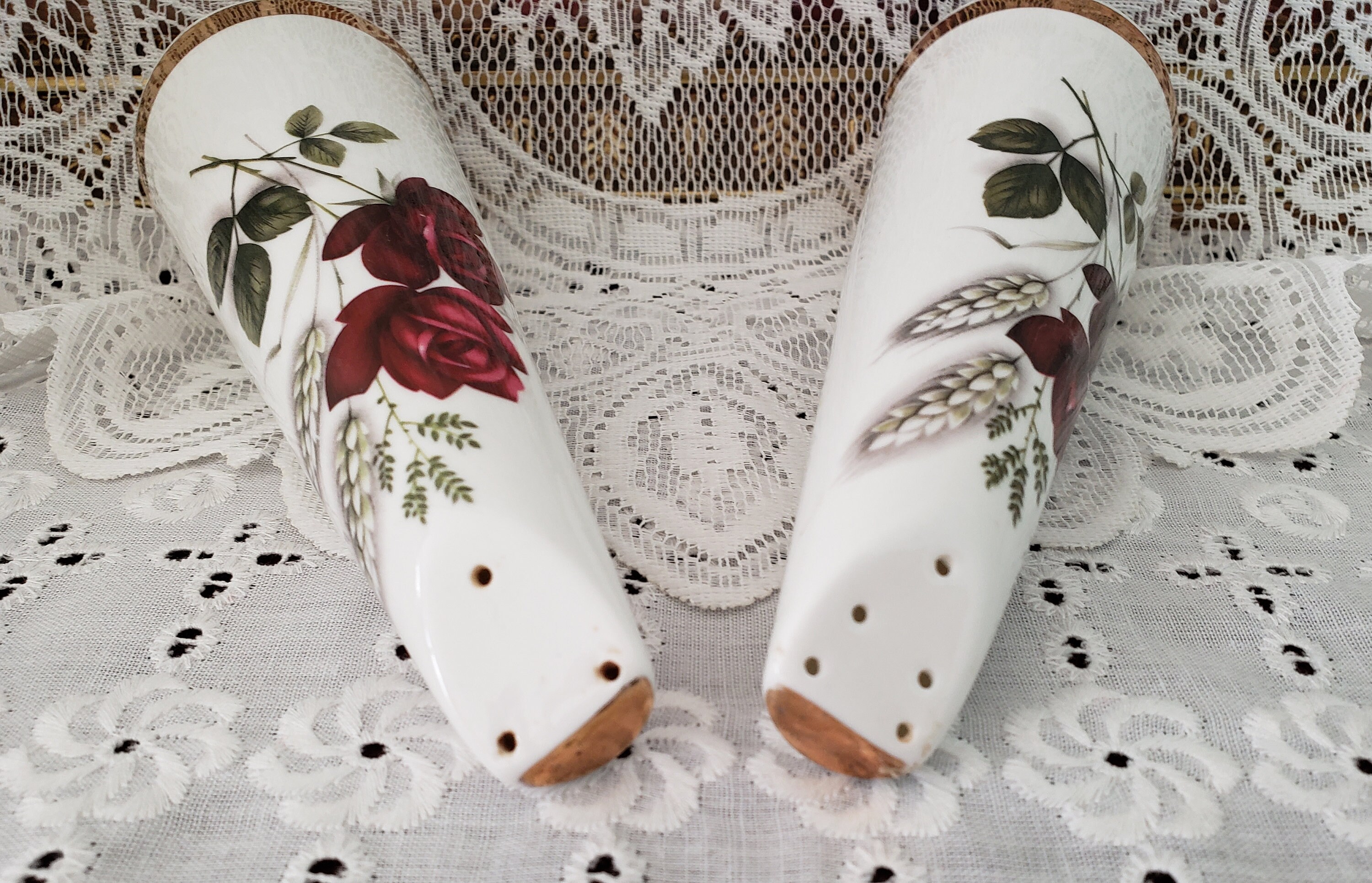 ROYAL STUART Fine Bone China Salt & Pepper Shakers Set Red - Etsy ROYAL STUART Fine Bone China Salt & Pepper Shakers Set Red - Etsy