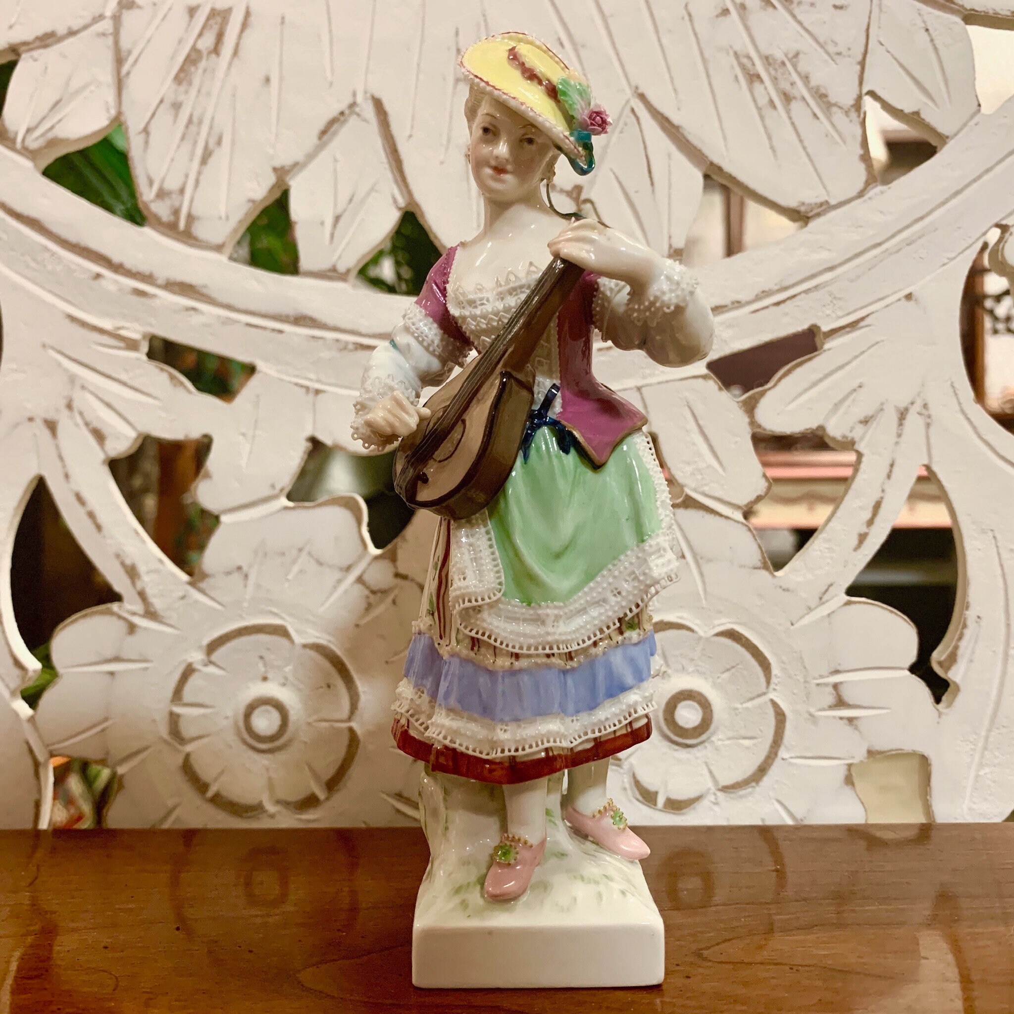 Antique KPM Lady Playing Mandolin Art & Collectibles Figurines & Knick ...