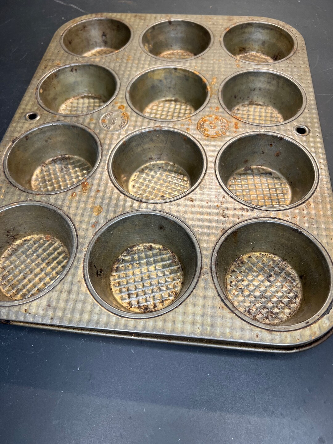 ECKO Waffle Pattern Vintage Muffin Baking Pan Bakes 12 Muffins or ...