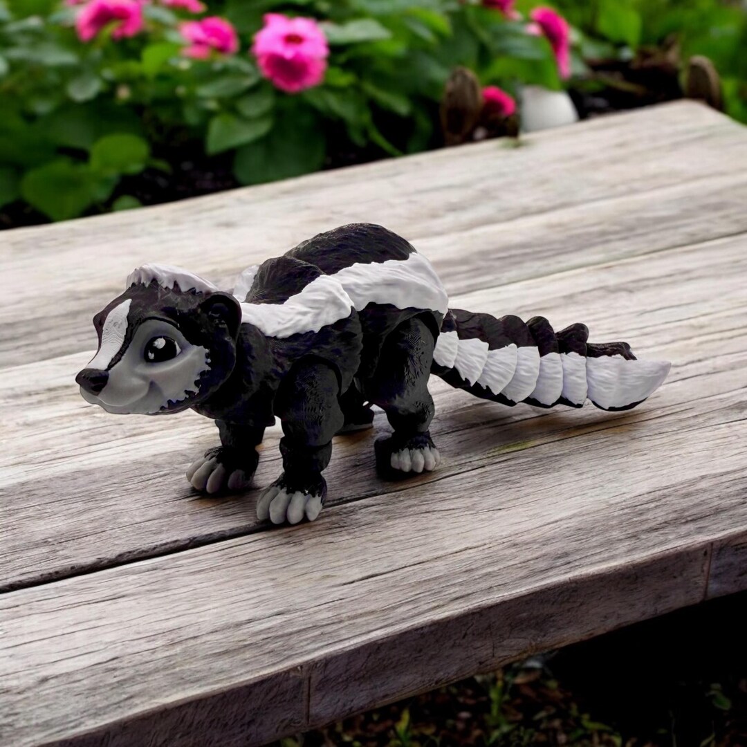 Skunk - 3D Printed Articulated Skunk Figurine | Cute PLA Woodland ...