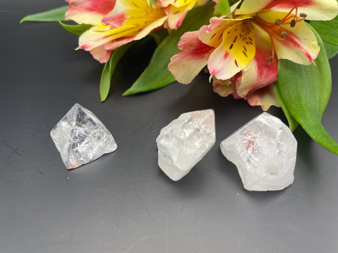 Apophyllite Pyramid - High Vibration - - Etsy