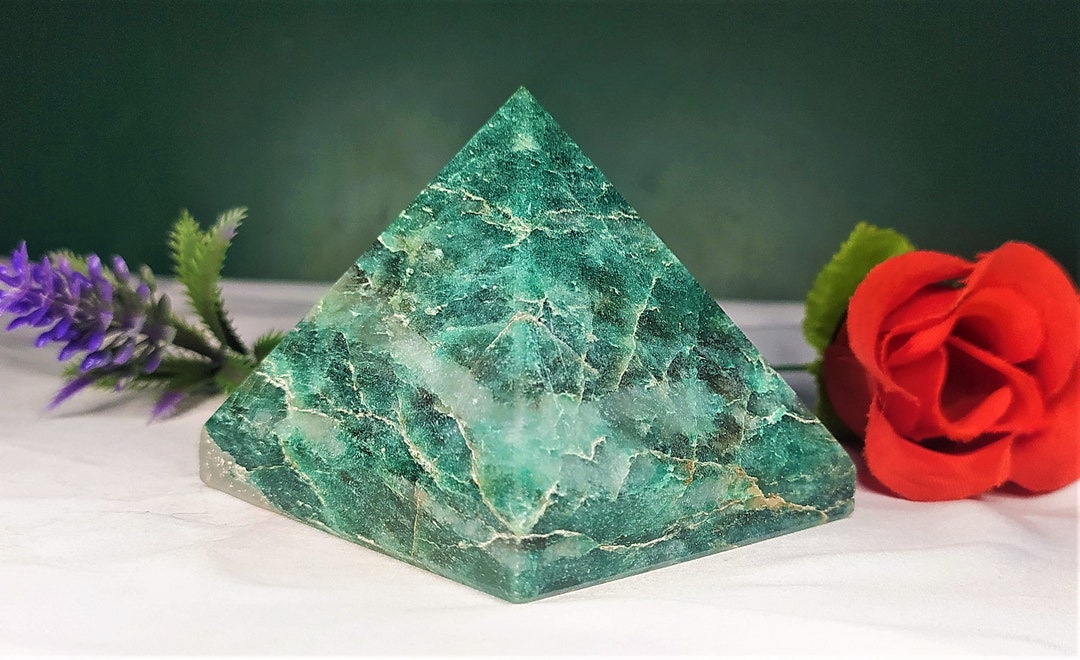 GREEN KYANITE PYRMID 70MM Natural Green Kyanite Crystal Healing Reiki ...
