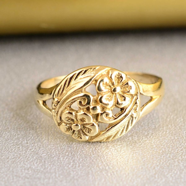 Gold Flower Ring - Etsy