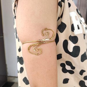 Spiral Minimalist Arm Cuff, Gold Arm Band, Gold Upper Arm Cuff Bracelet ...