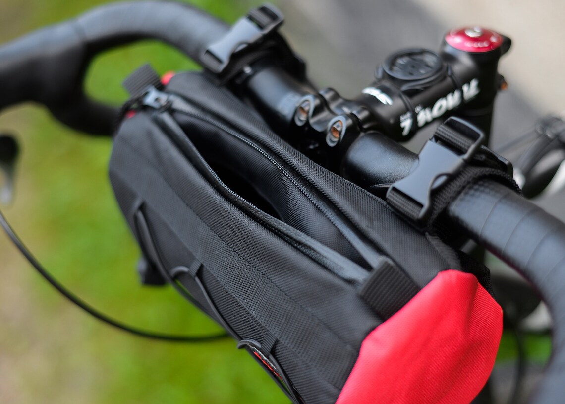 HANDLEBAR BAG - Cordura Burrito Bar Bag in Multicolor Black With Rose ...