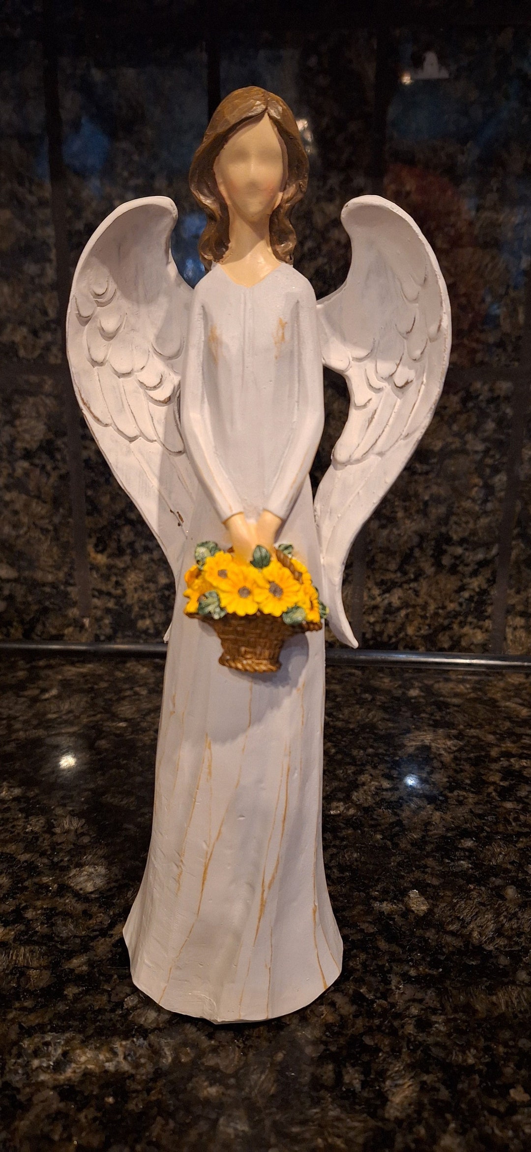 Angel Figurine, Resin Angel Figurine and Statue for Home Décor Hand ...
