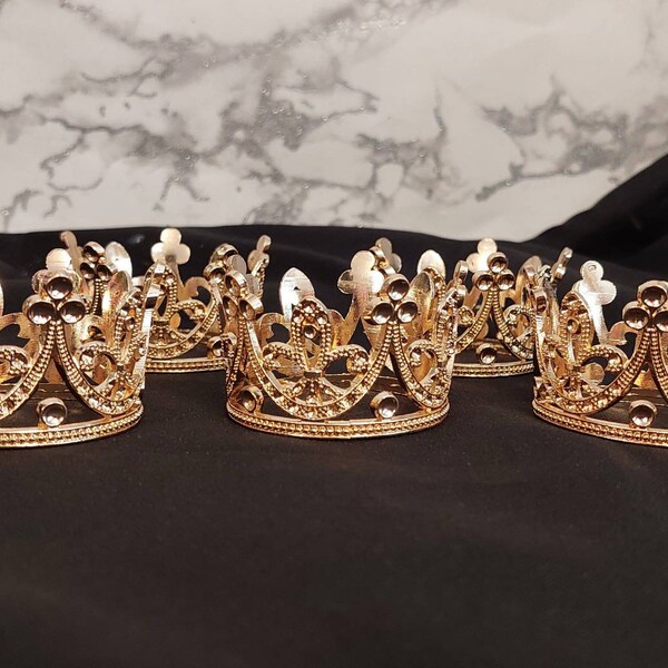 Crown Centerpiece - Etsy UK