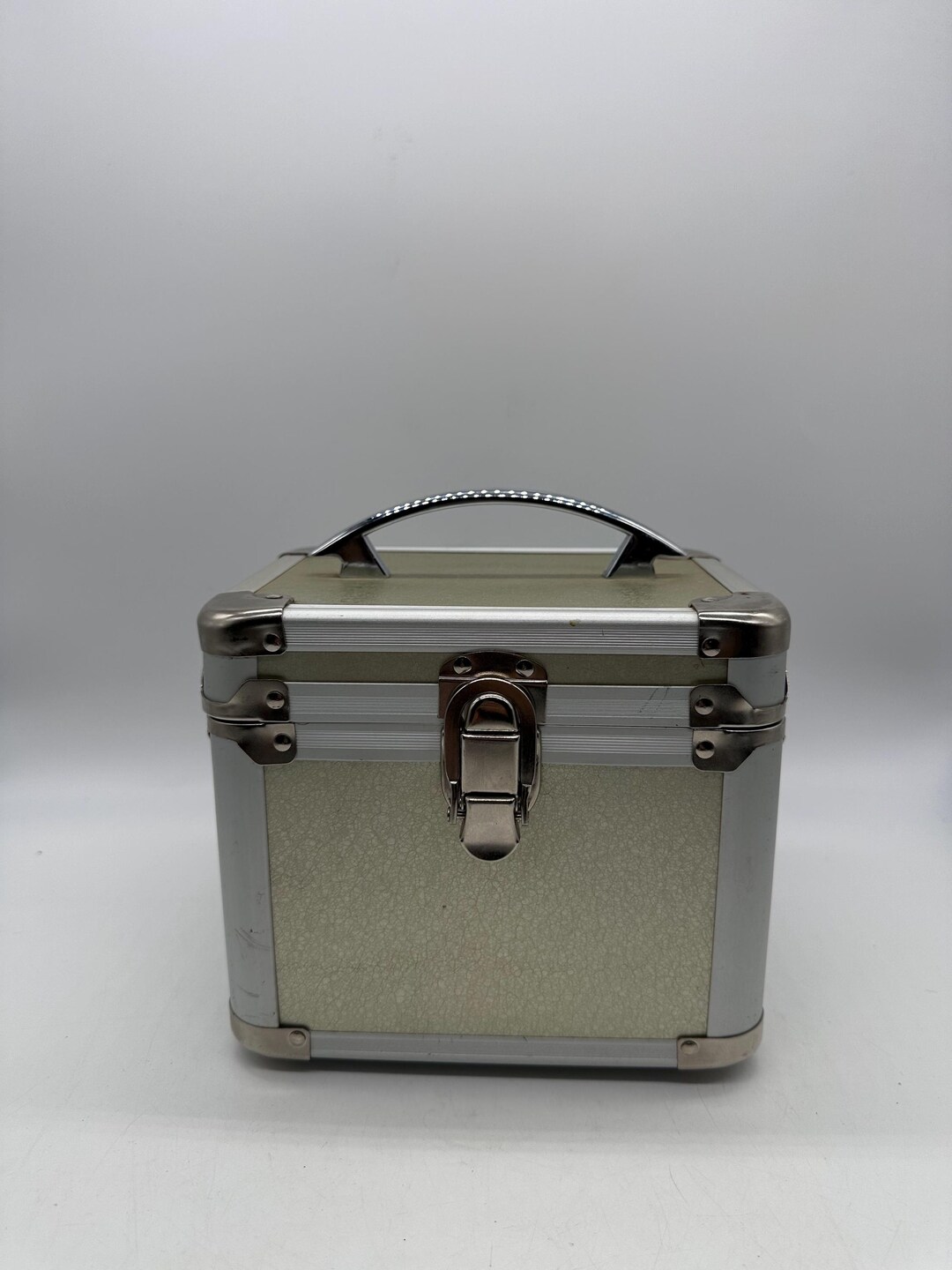 Vintage Metal Small Cosmetic Jewelry Travel Case - Etsy