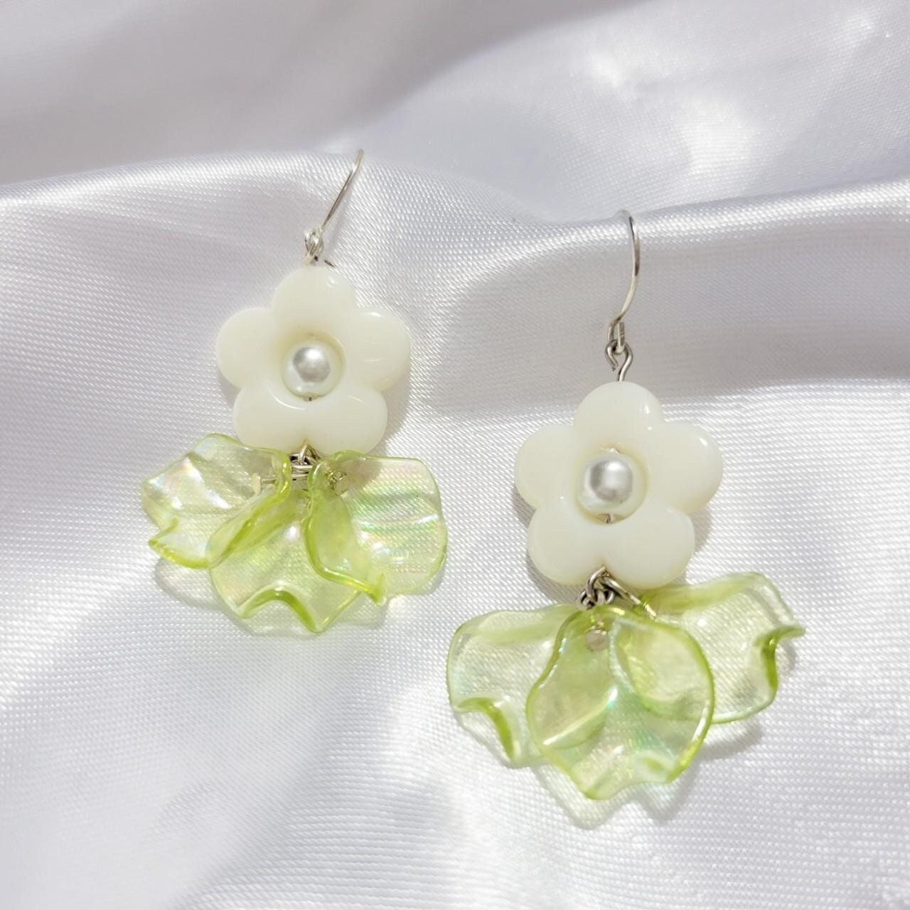 Simply White Floral Earrings - Etsy