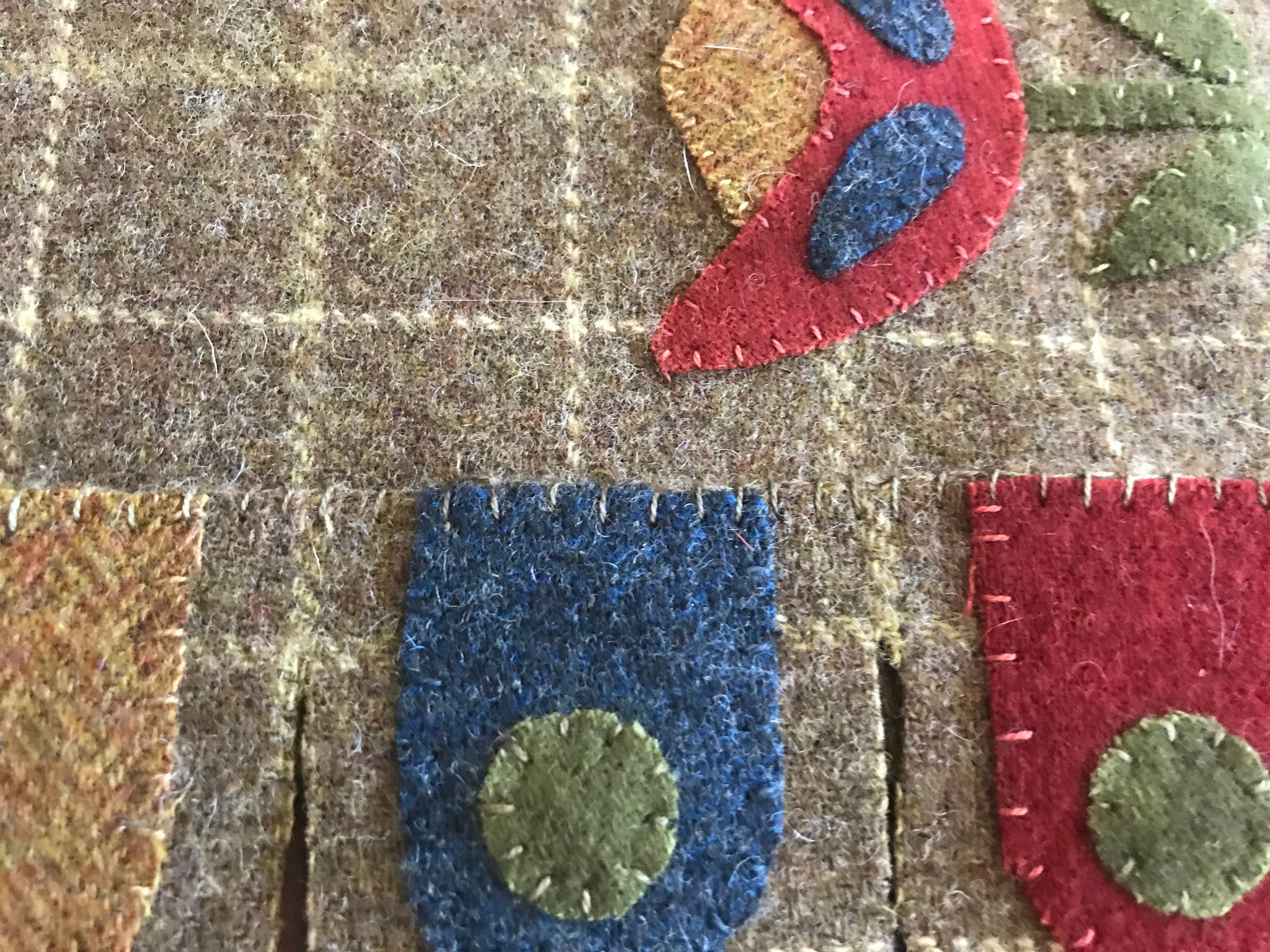 Tuliprow Wool Applique' Table Mat - Etsy