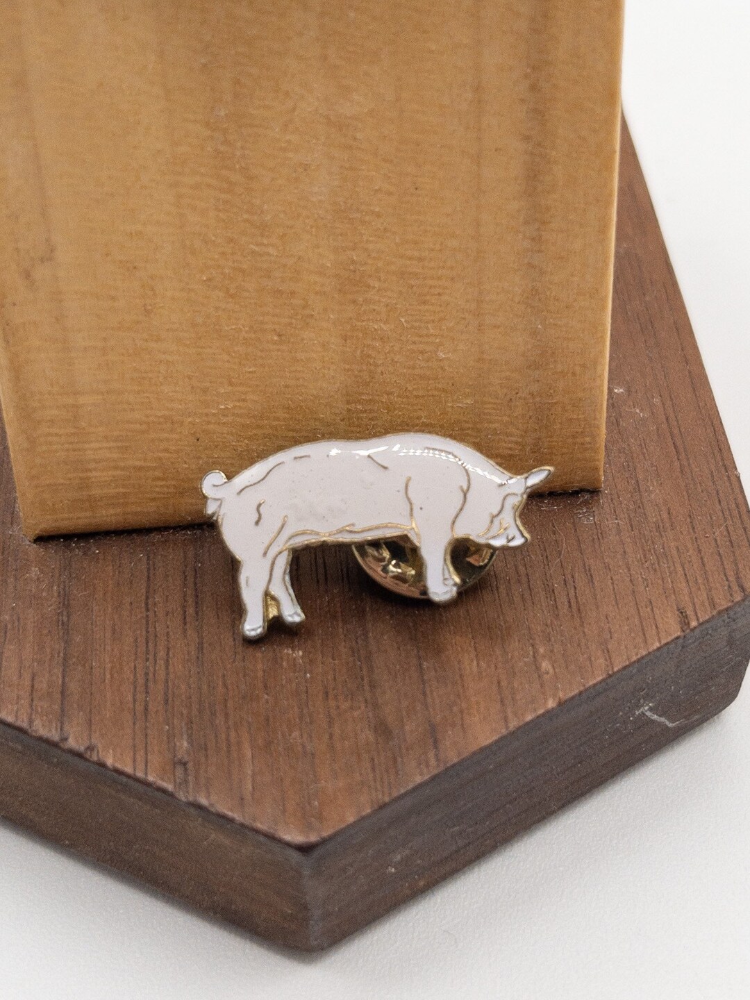 Vintage Metal Enamel Pin Button Pig Farm Animal 1980s 80s Pinback ...