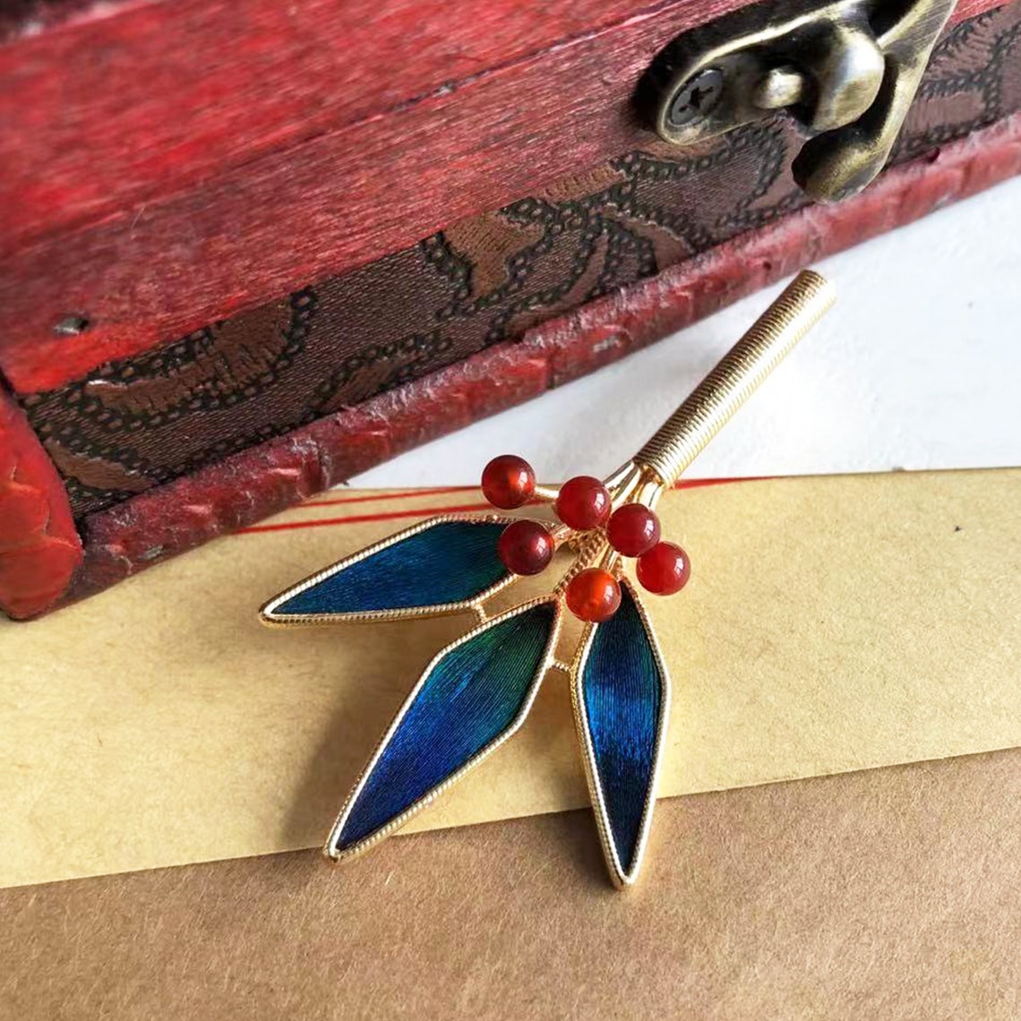 Kingfisher Craft Broochleaves and Red Berriespeacock - Etsy