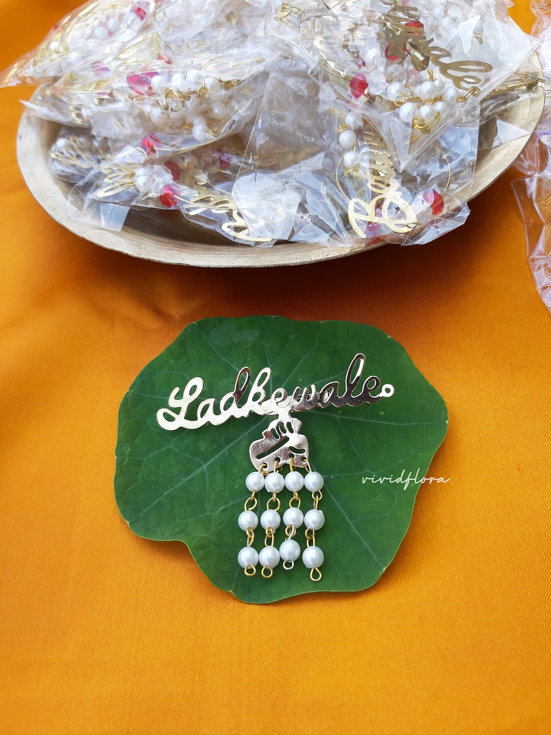 Ladkewale Gold Plated Brooch/ Pin Badges | Wedding Favors Brooch ...