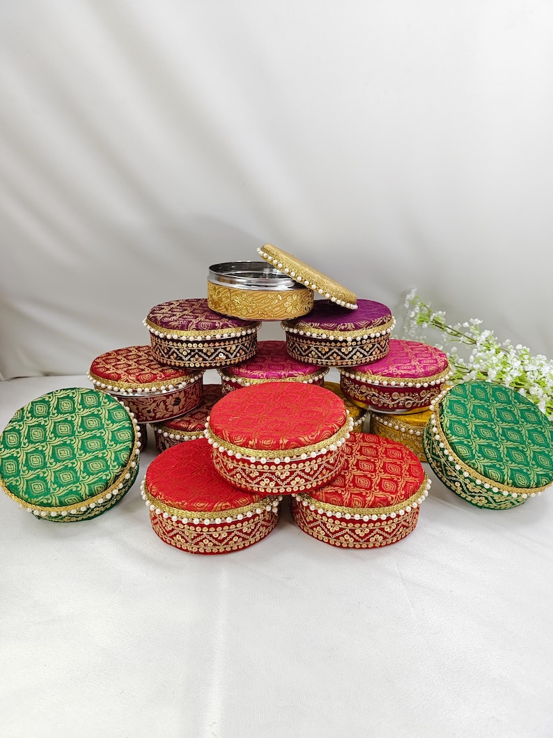 Boxes for Sweets Packaging: Steel Base, (beige, Yellow, Red), 5-inch ...