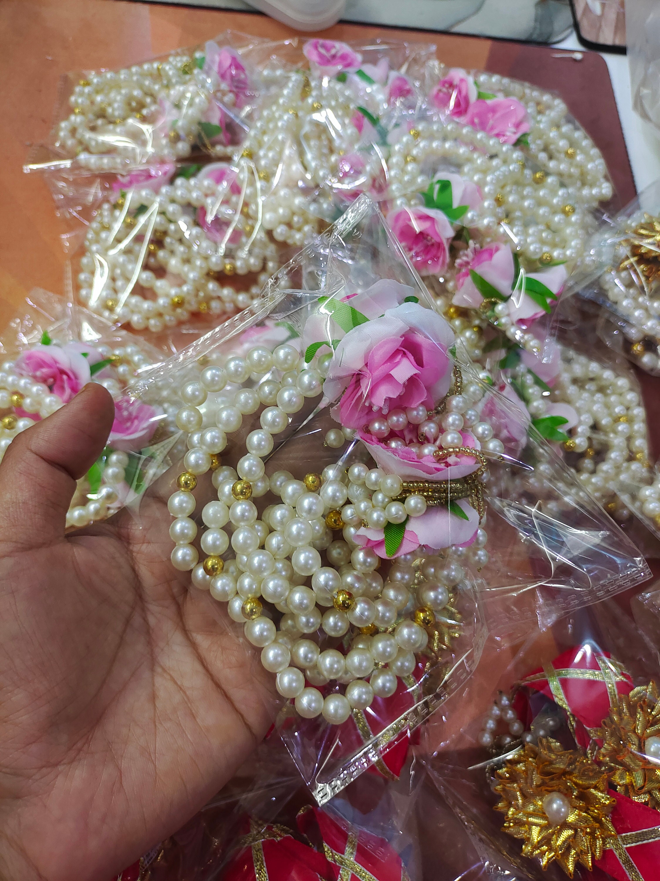 Welcome/ Milni Mala,a Symbol of Love and Union for Your Special Day ...