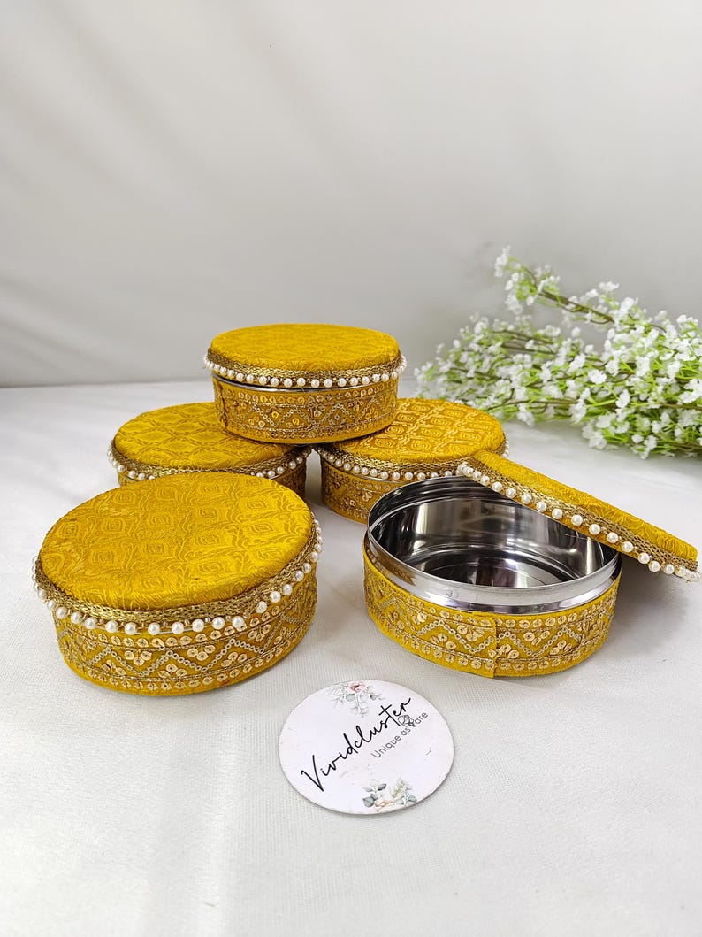 Boxes for Sweets Packaging: Steel Base, (beige, Yellow, Red), 5-inch ...