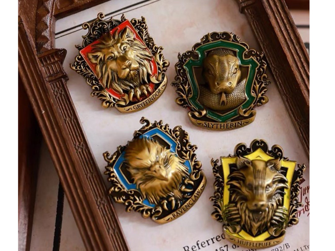 3D Stereo Embossed Academy Brooch Magic Academy Badge Brooch Gryffindor ...