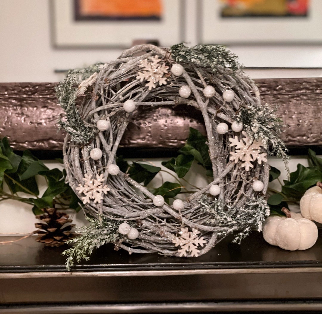 Glitter Snowy Twig Christmas Wreath: Rustic Holiday Table Decoration - Etsy