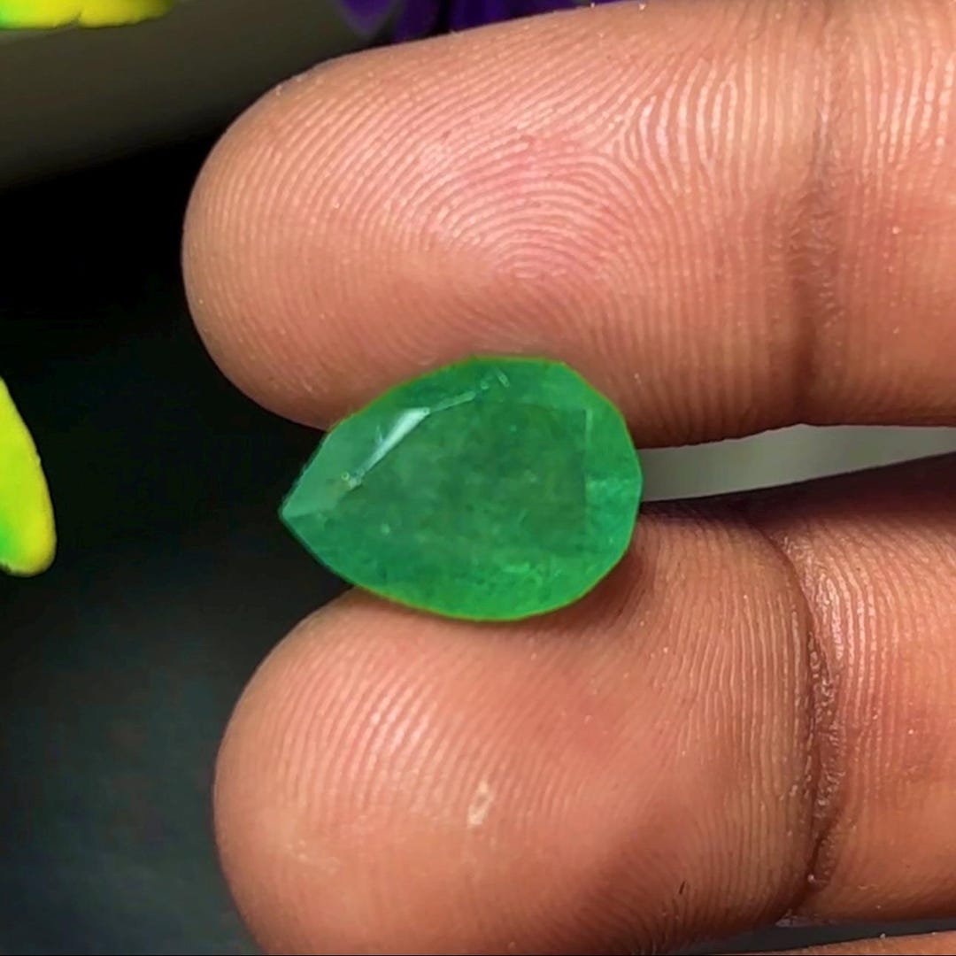 Natural Emerald Green Strawberry Cut Stone Strawberry Emerald Gemstone ...