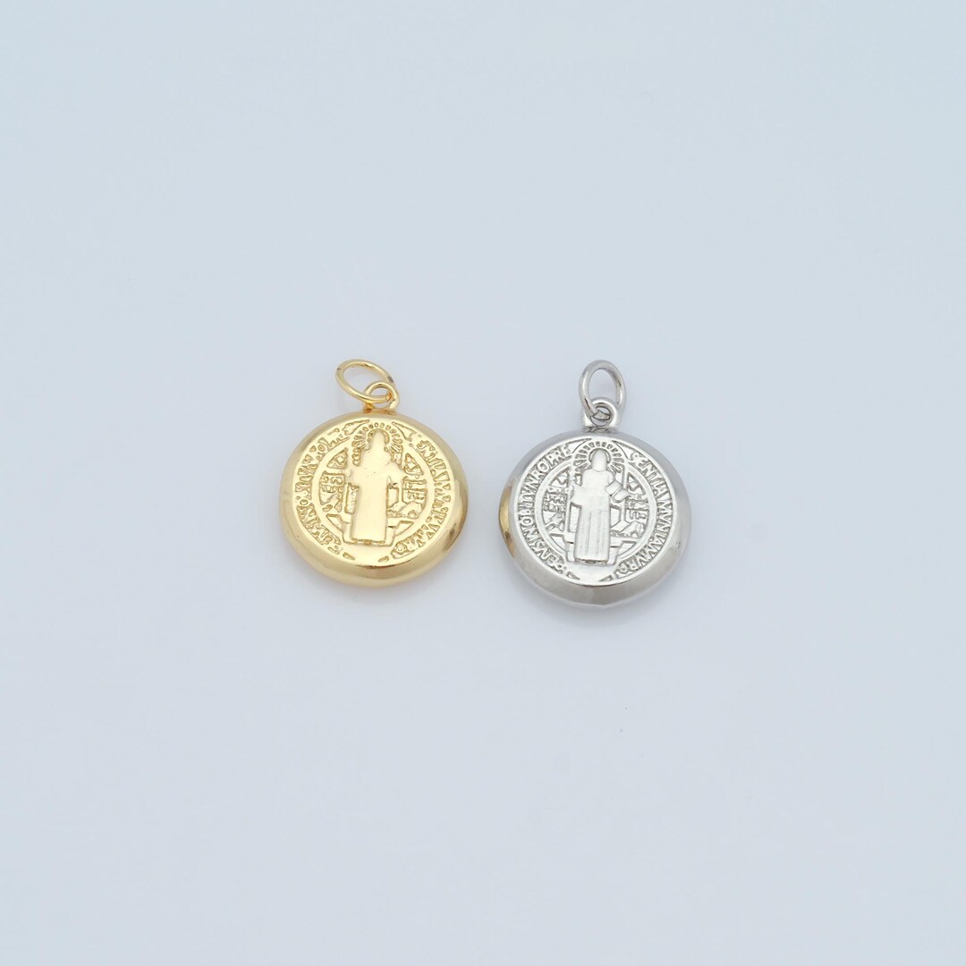 Gold Christian Charms, 18K Gold Filled Jesus Pendant, Round Necklace ...
