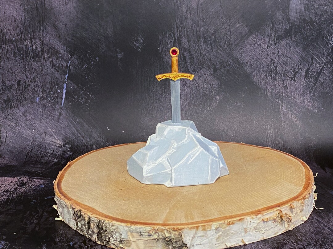 Goldryn in the Stone Throne of Glass Inspired 3D Print - Etsy