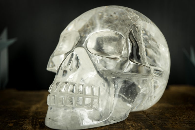 Clear Crystal Quartz Skull, Hand Carved Human Skull on Diamantina ...
