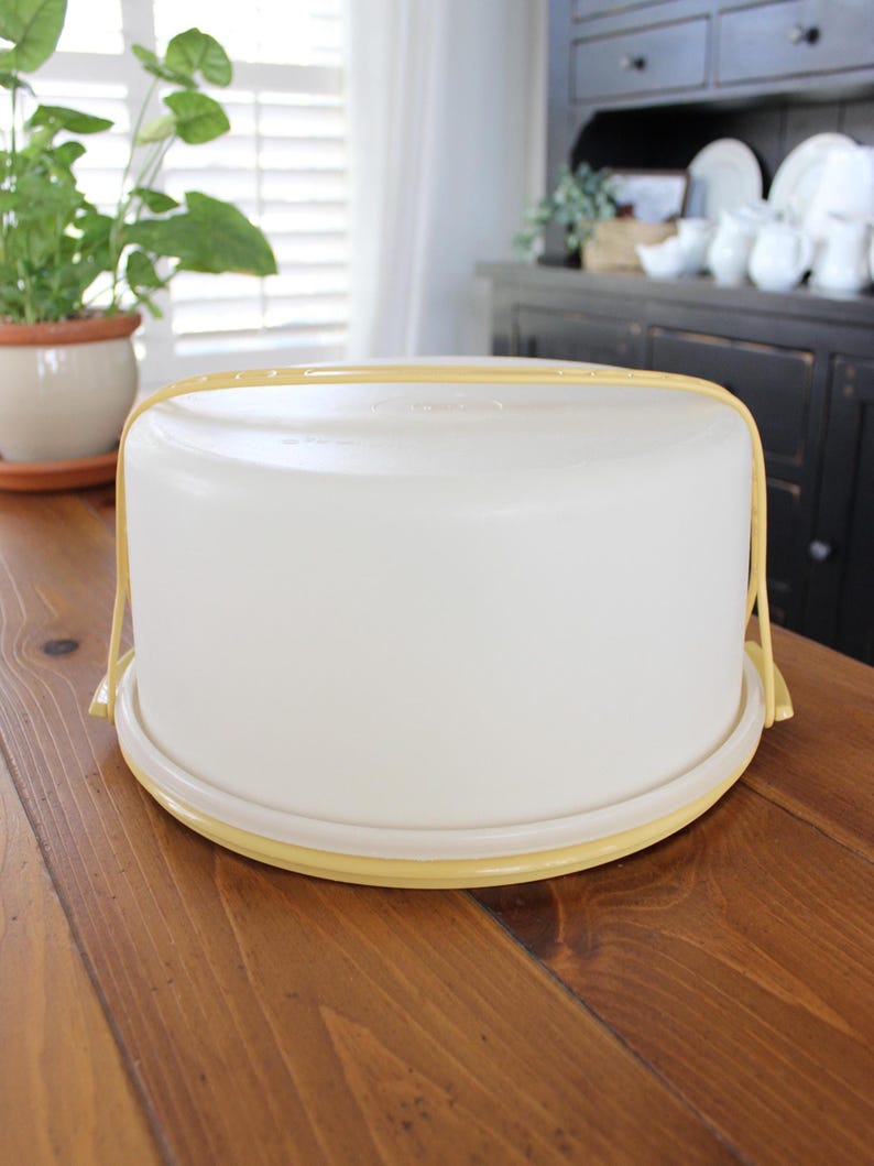 Vintage Tupperware Cake Carrier Keeper in Classic 1970's Harvest Gold ...