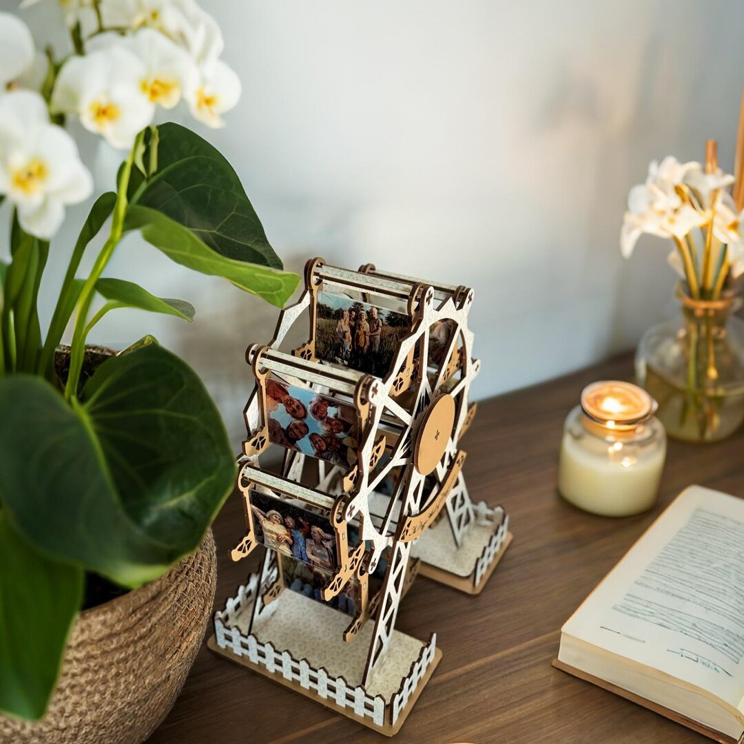 The Magic Wheel of Memories Photo Display, Custom Wooden Photo Ferris ...