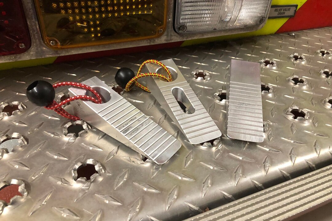 Atomic Wedgies - Aluminum Firefighter Wedge - Forcible Entry Tool ...