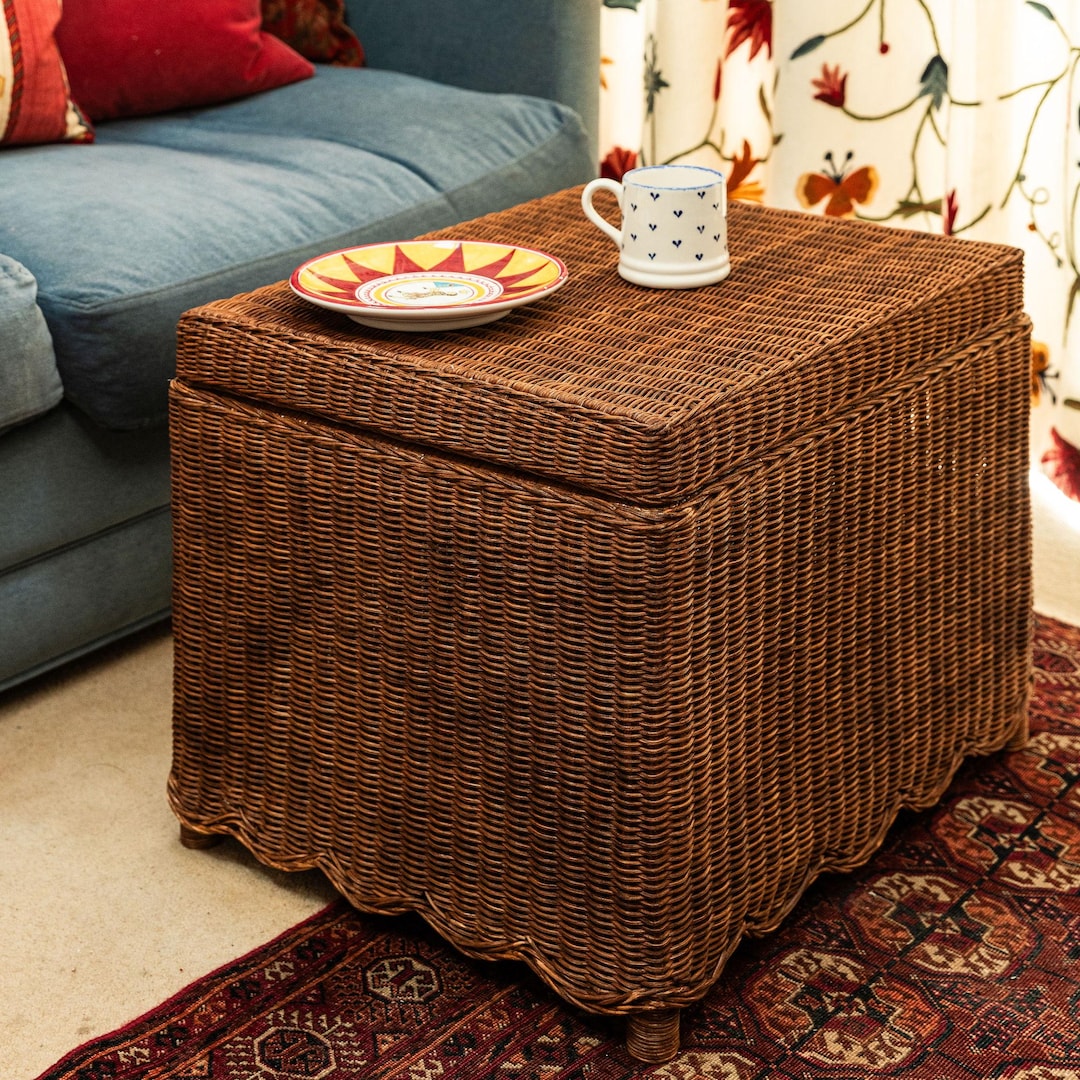 Nina Scalloped Ottoman / Rattan Stool - Etsy